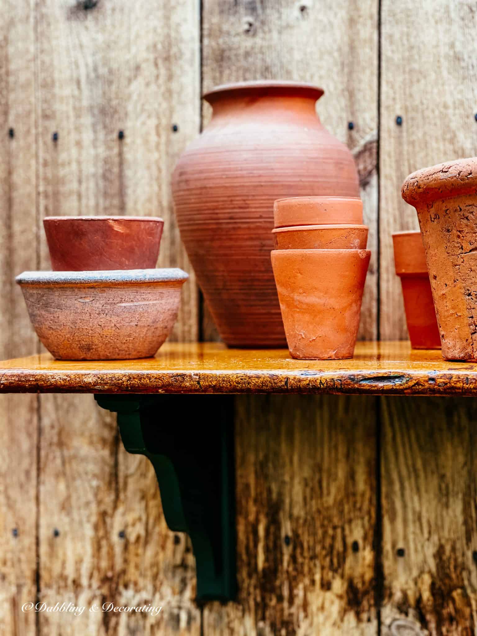 Outdoor Shelf Decorating Ideas: DIY Wall Shelf with Vintage Charm