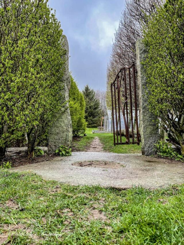 Snug Harbor Farm in Maine: Vintage Garden Decor and Terracotta Pot ...