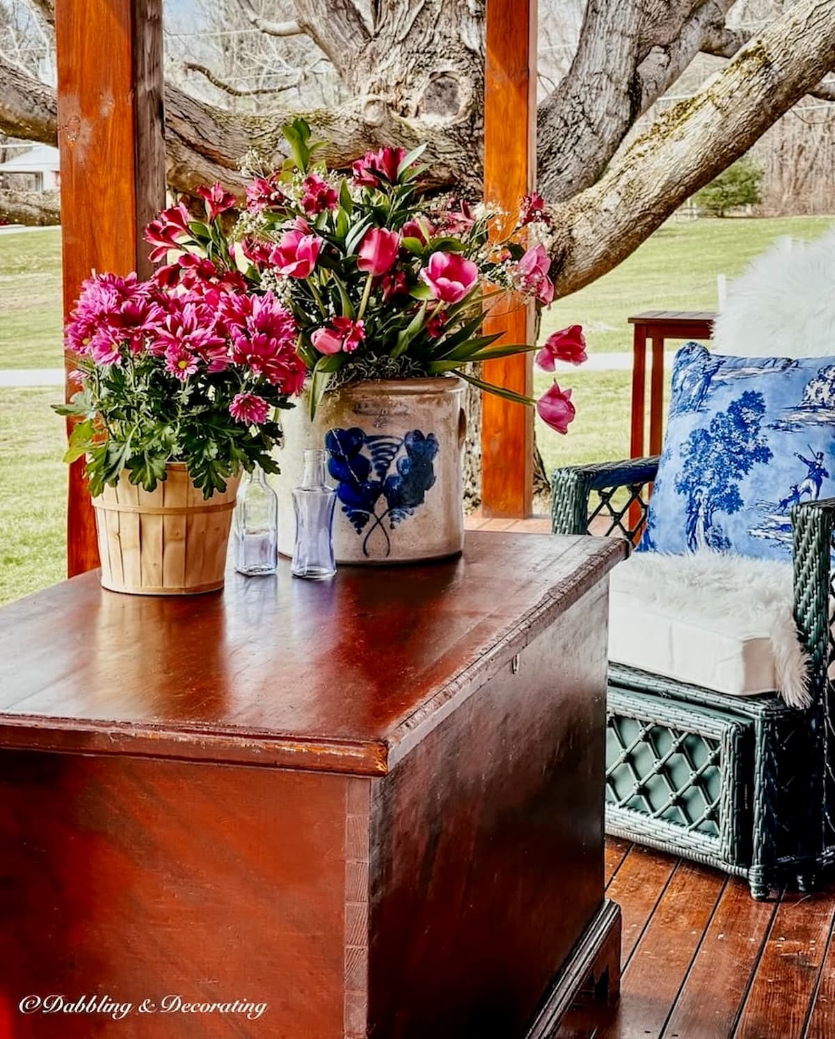 Porch Crock Decor and Vintage Styling Ideas from a Day of Antiquing
