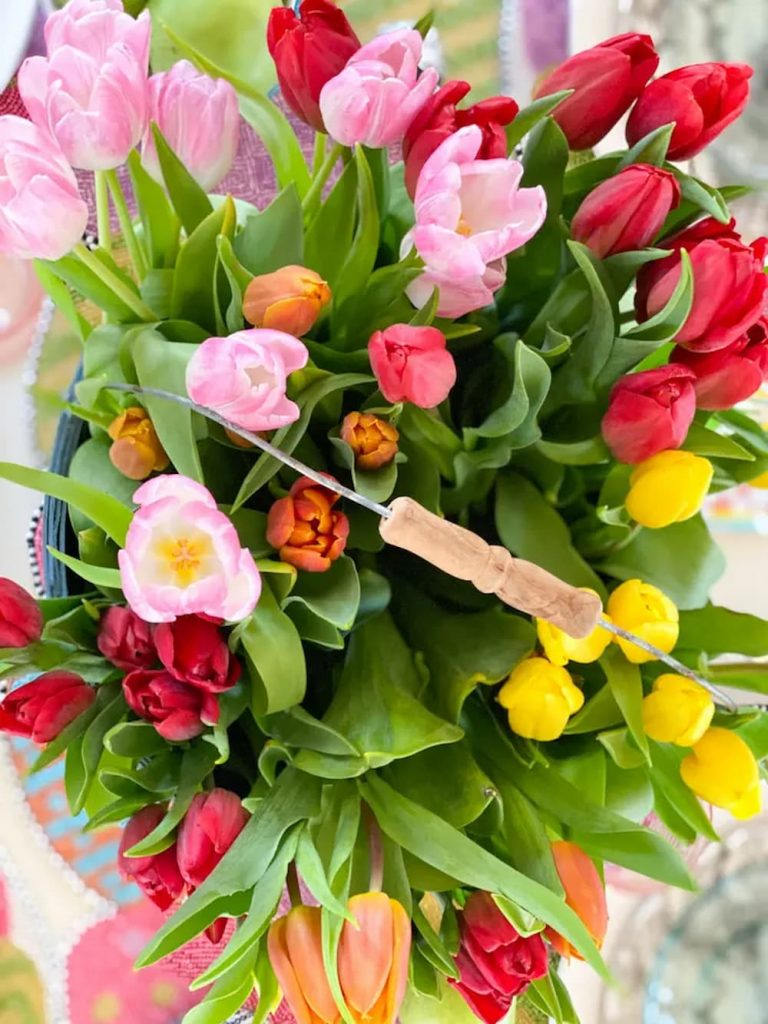 35 Tulip Arrangements and Spring Bouquets Ideas