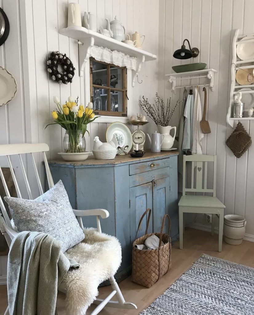 Scandinavian Spring Homes: 10 Light and Airy Cottage Tours to Inspire