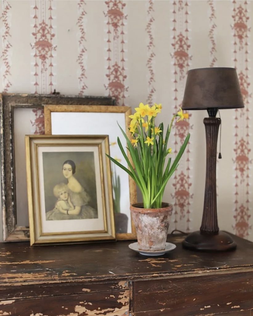 Scandinavian Spring Homes: 10 Light and Airy Cottage Tours to Inspire