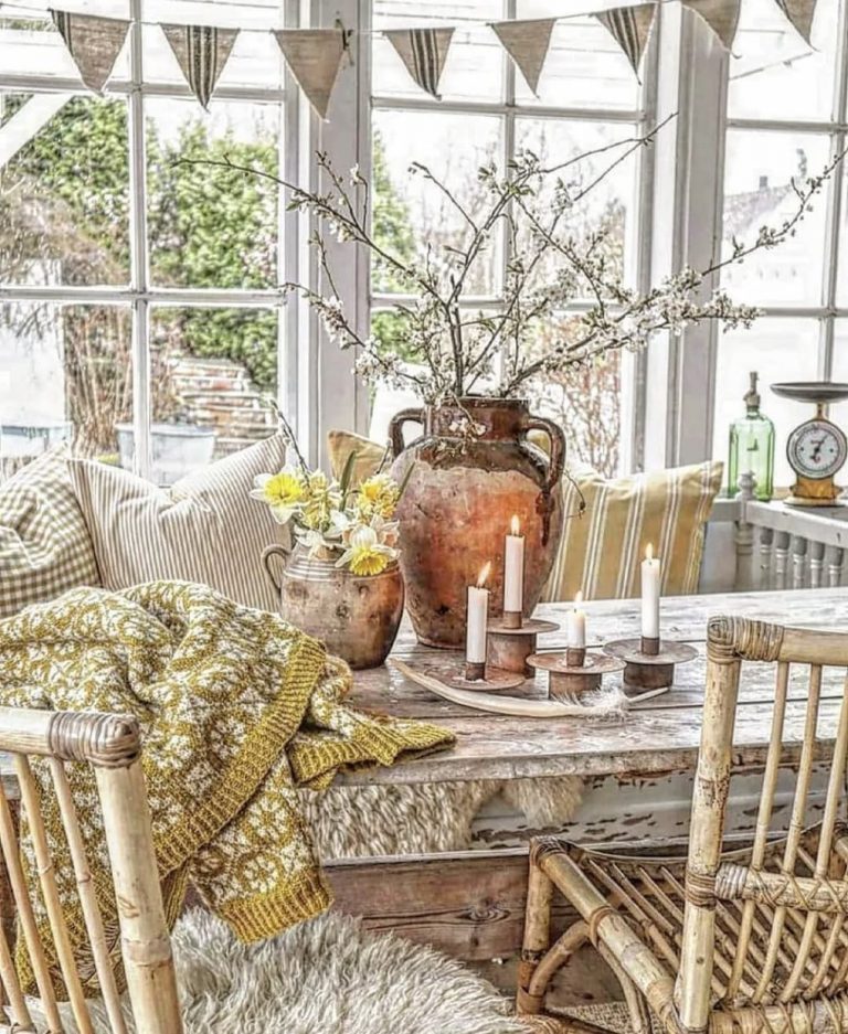 Scandinavian Spring Homes: 10 Light and Airy Cottage Tours to Inspire