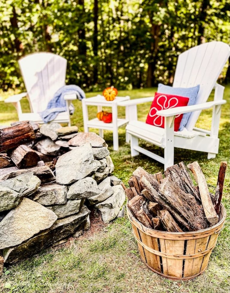 17 Fire Pit Ideas for Your Fall Gathering | Dabbling & Decorating