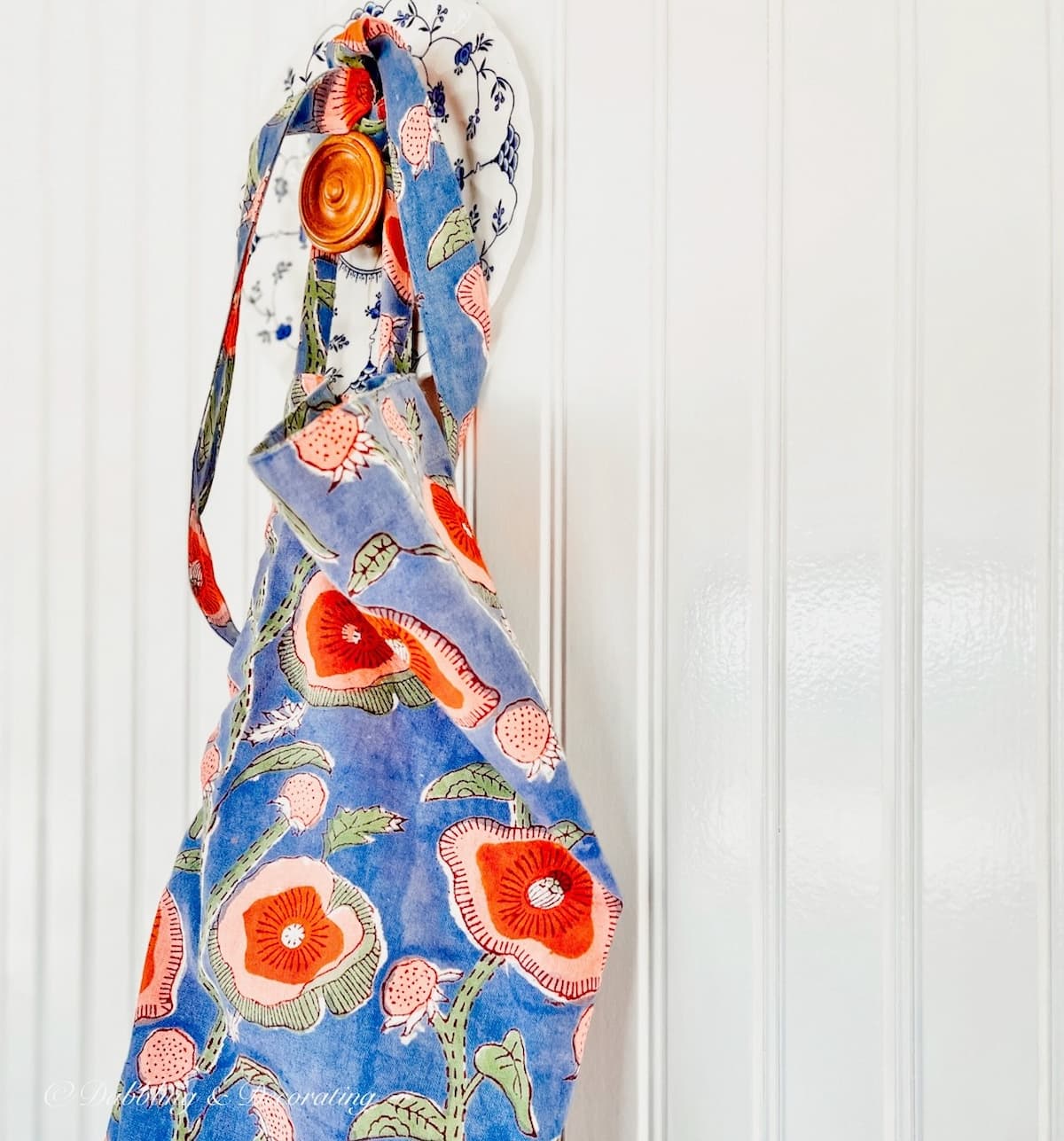 How to Craft Easy DIY Wall Hooks with Decorative Plates