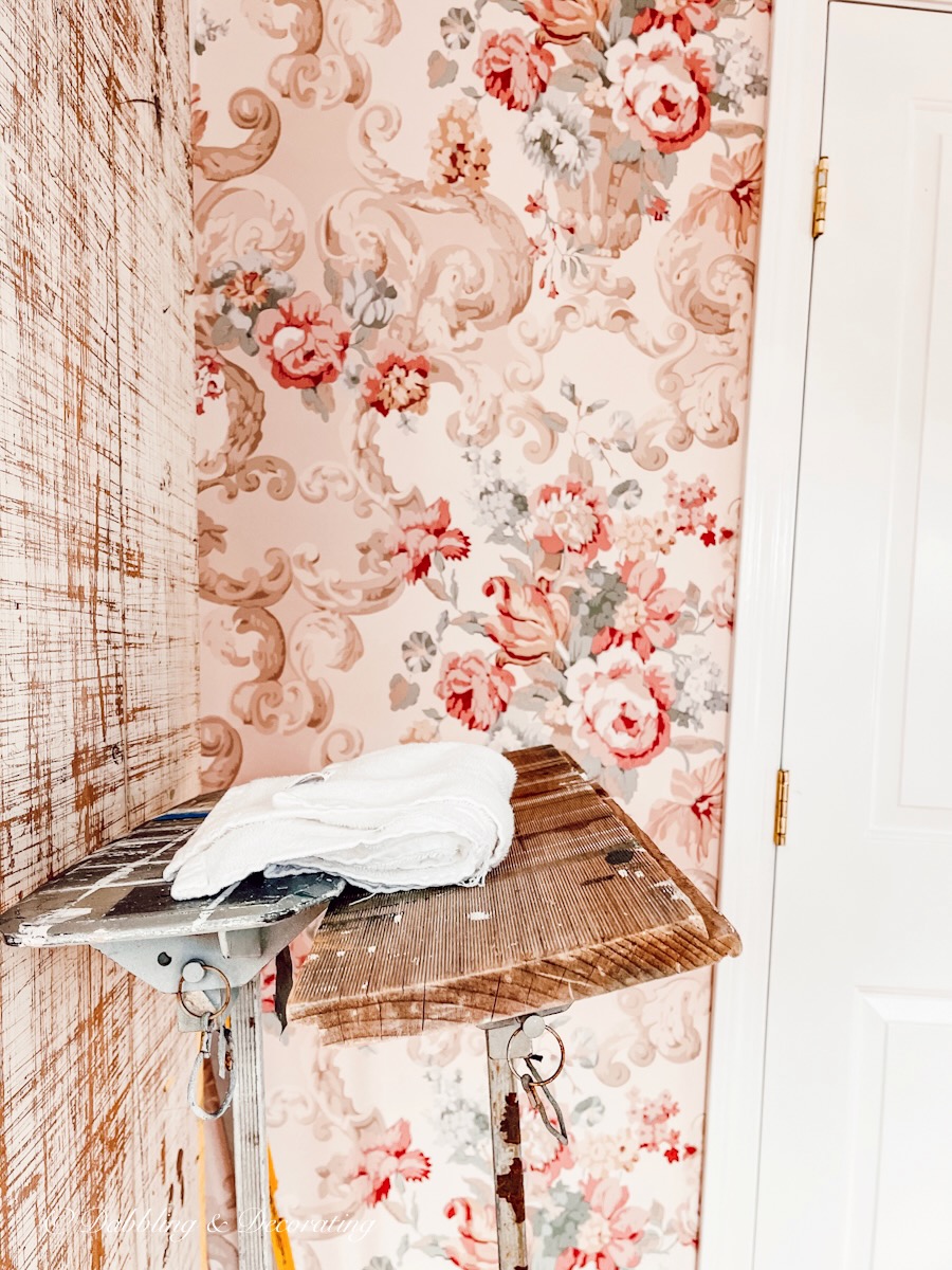 How to Transform a Wallpaper Table into Unique Tables