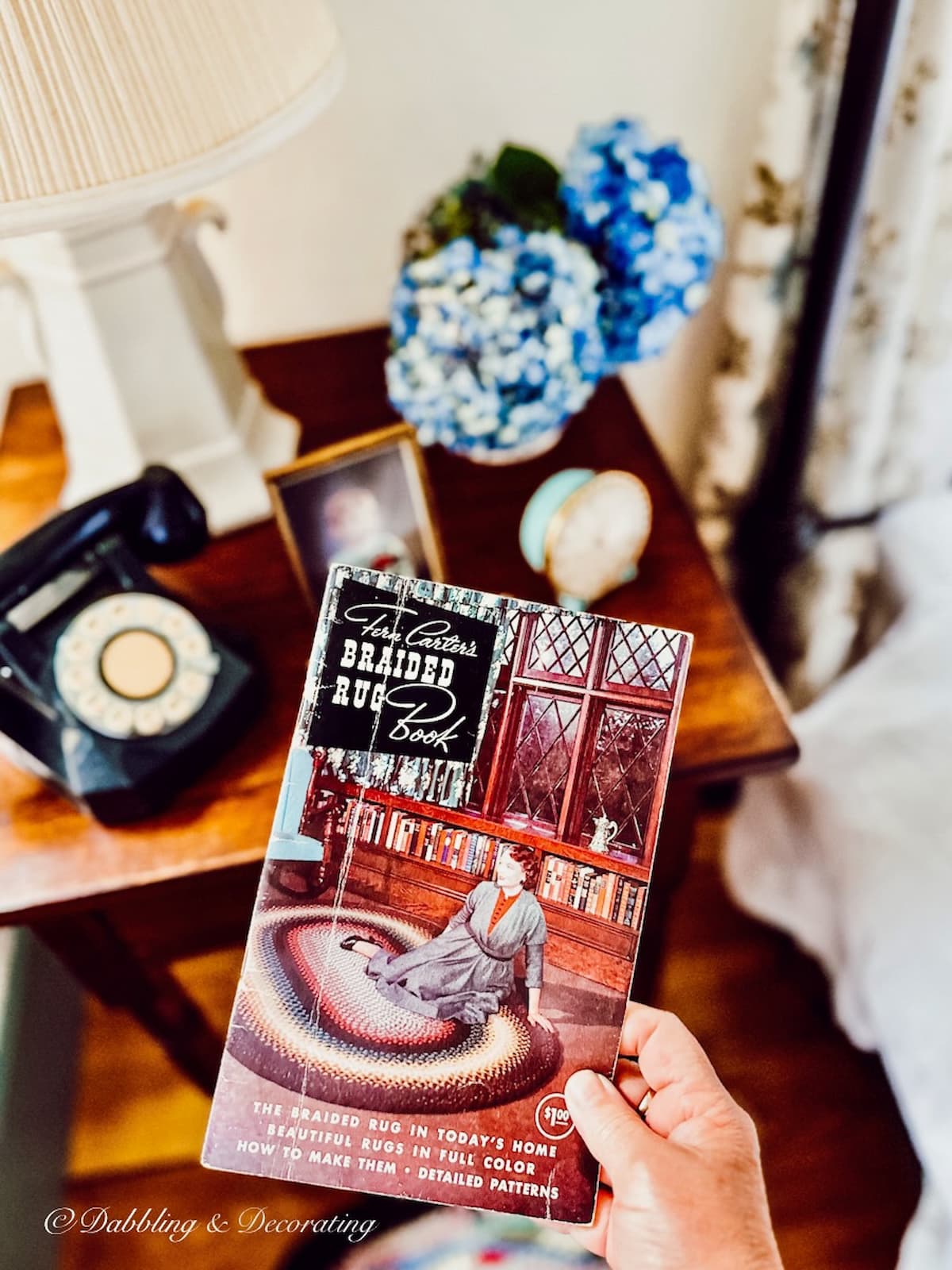 Decorating with Old Books: 32+ Vintage-Inspired Ideas to Try