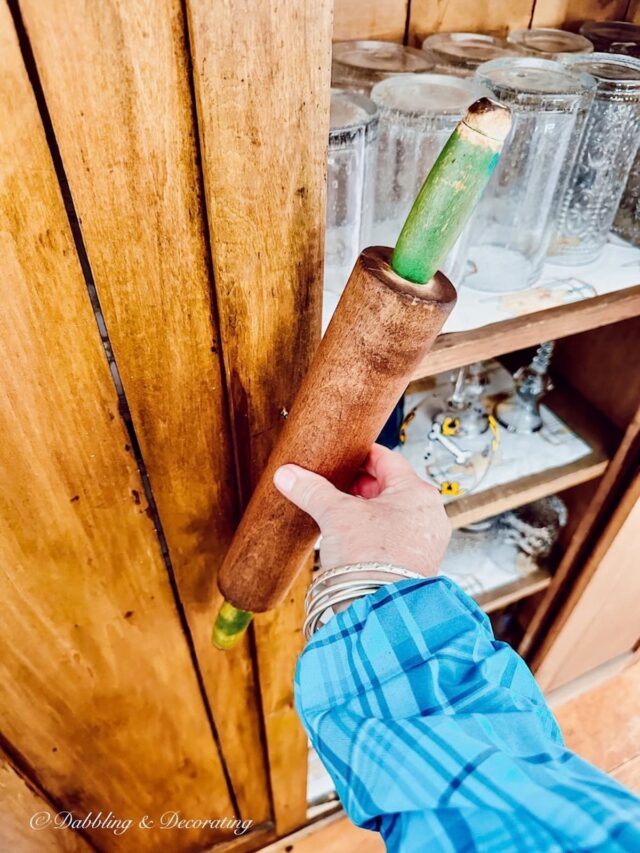 Vintage Rolling Pins: DIY Kitchen Cabinet Door Knobs