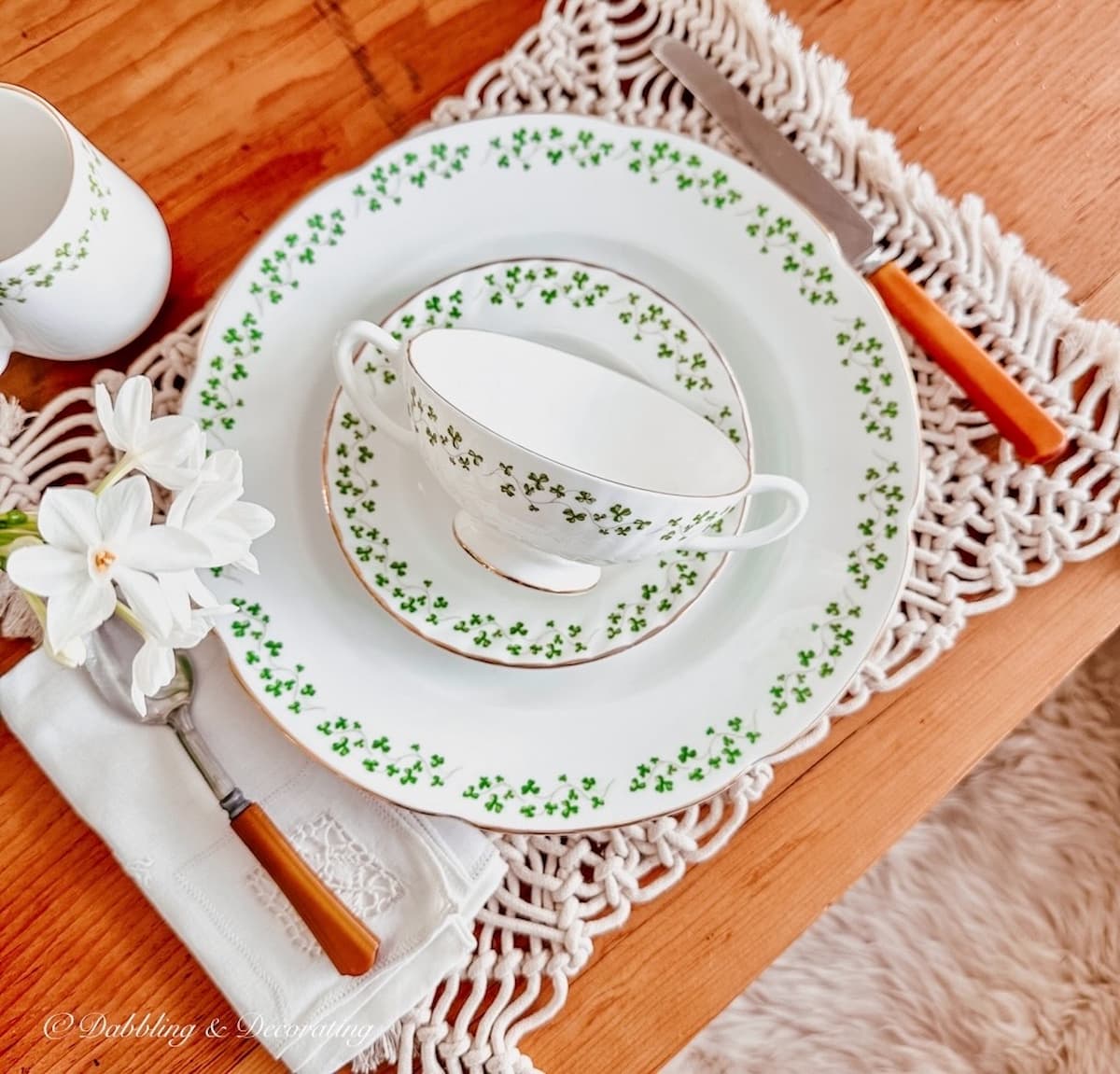 Desert Rose Dishes: Vintage Table Setting with Timeless Style