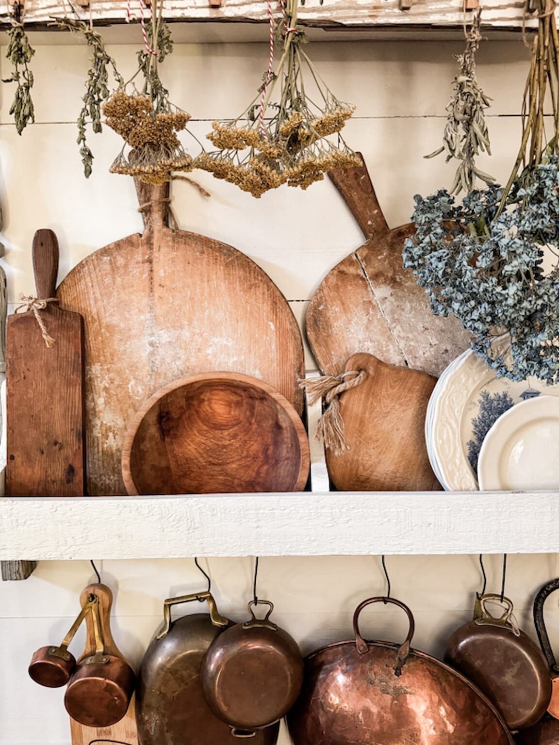 Thrifting at Sage Farm Antiques NH | Dabbling & Decorating