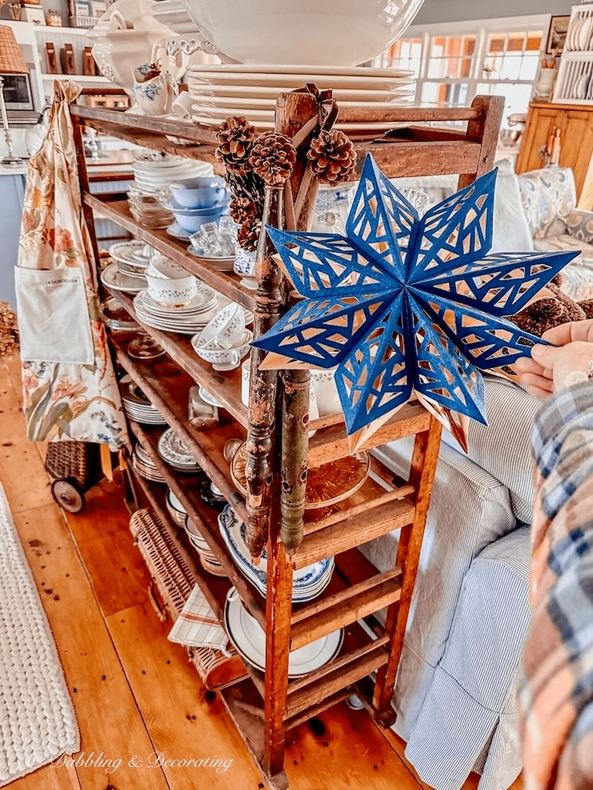 Wood Spindle Craft Ideas for Christmas: Ornaments, Cobbler Shoe Molds ...
