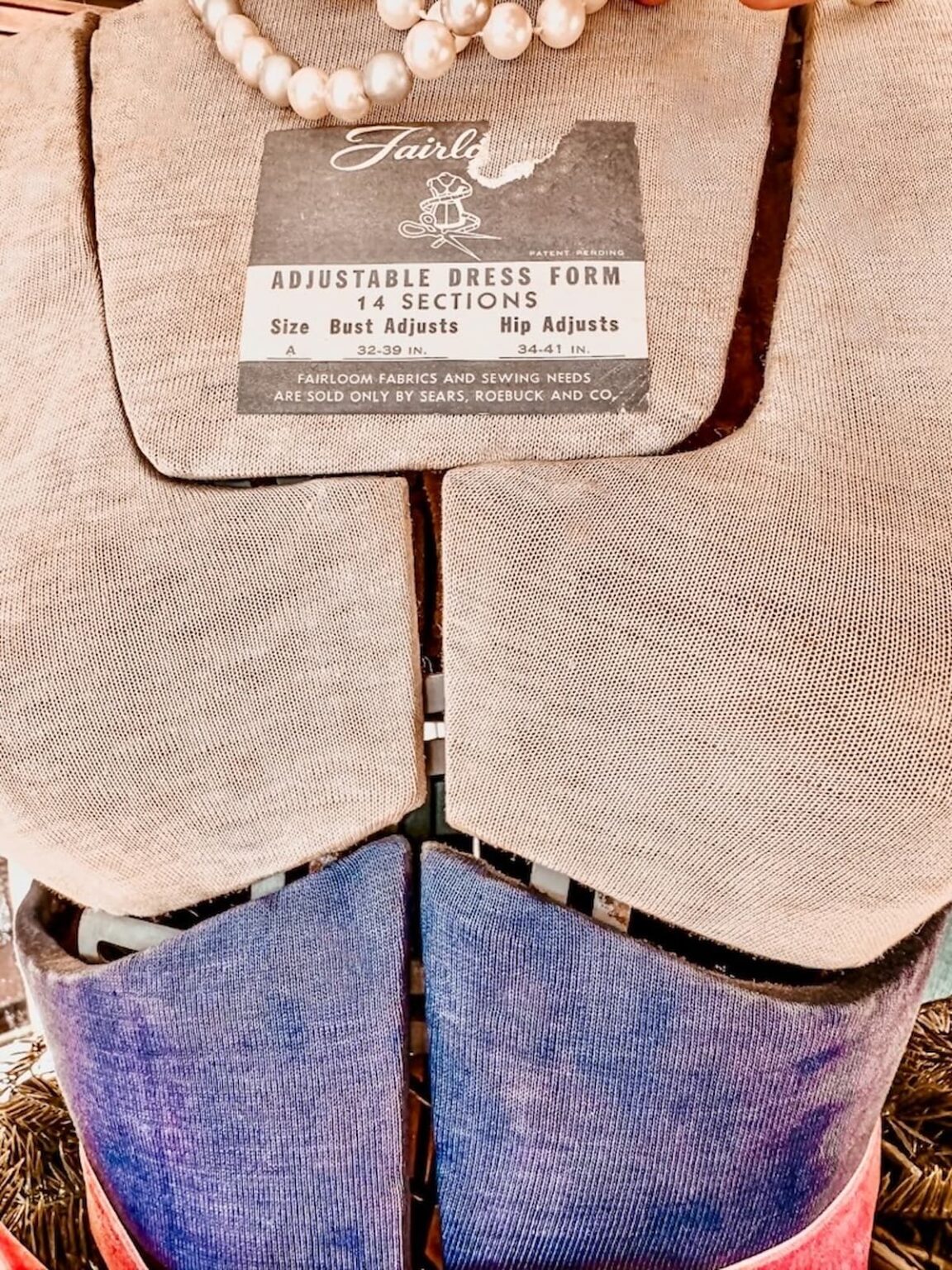 Christmas Mannequin Decoration Ideas So Cute, They Stole the Table